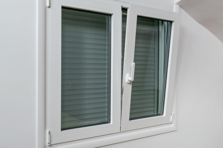 Une parclose de fenêtre ou porte-fenêtre : c'est quoi ? - Devis-fenetre.fr